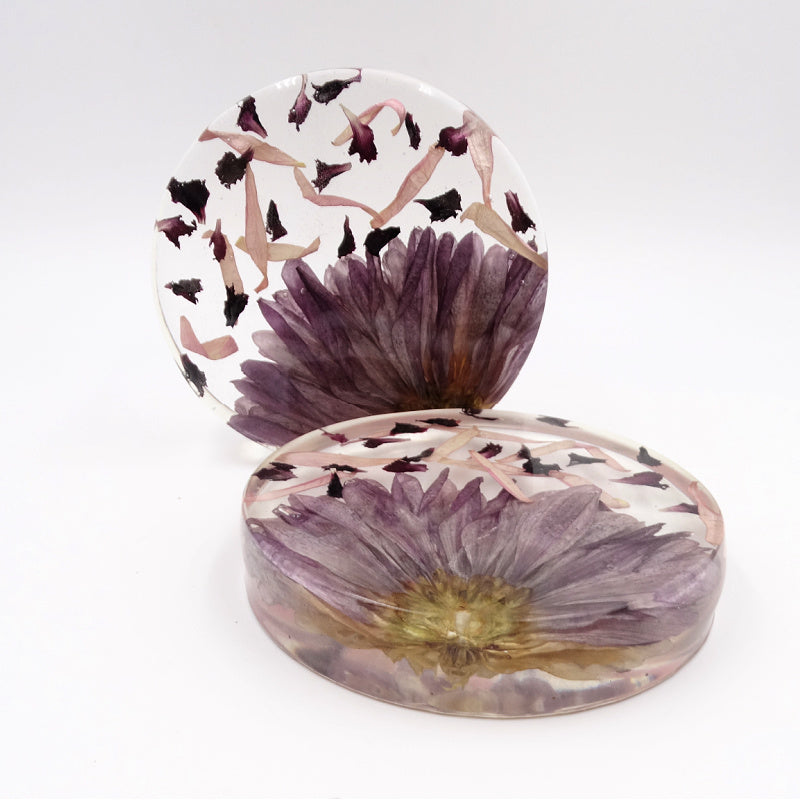 Resin Pressed Flower Round Paperweight - Flowers Forever & Bellabeads